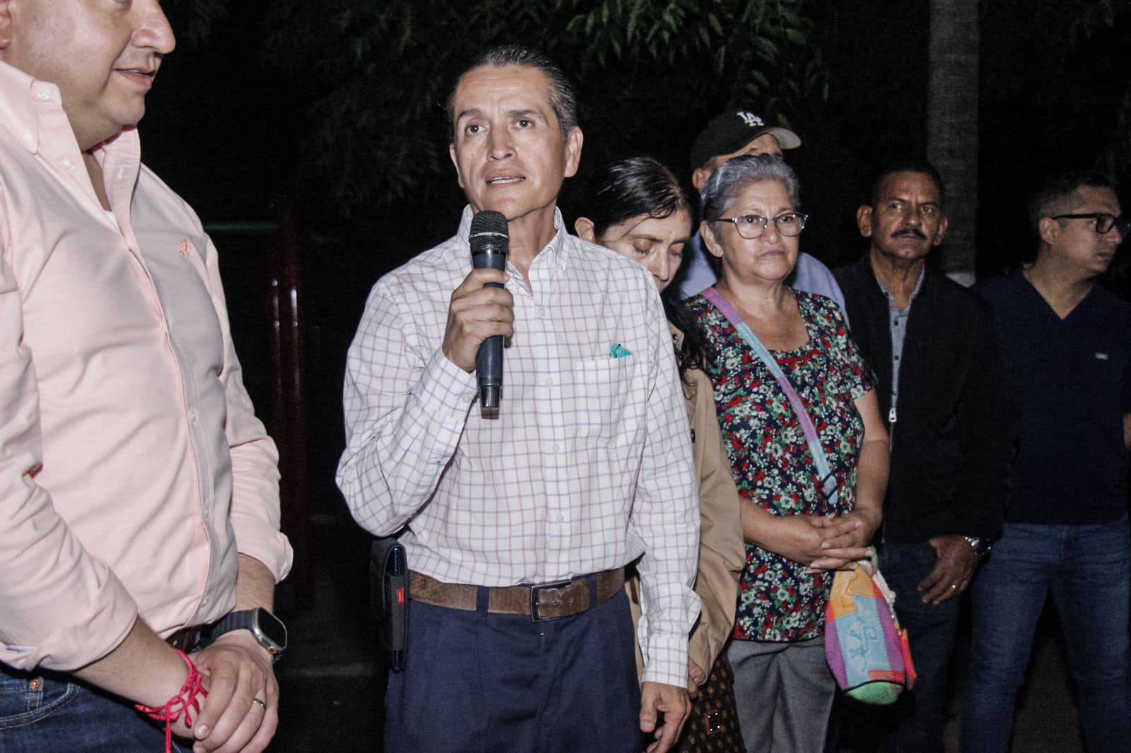ENTREGA DEL PRESIDENTE MUNICIPAL GUSTAVO ROBLES UNIDAD DEPORTIVA ...